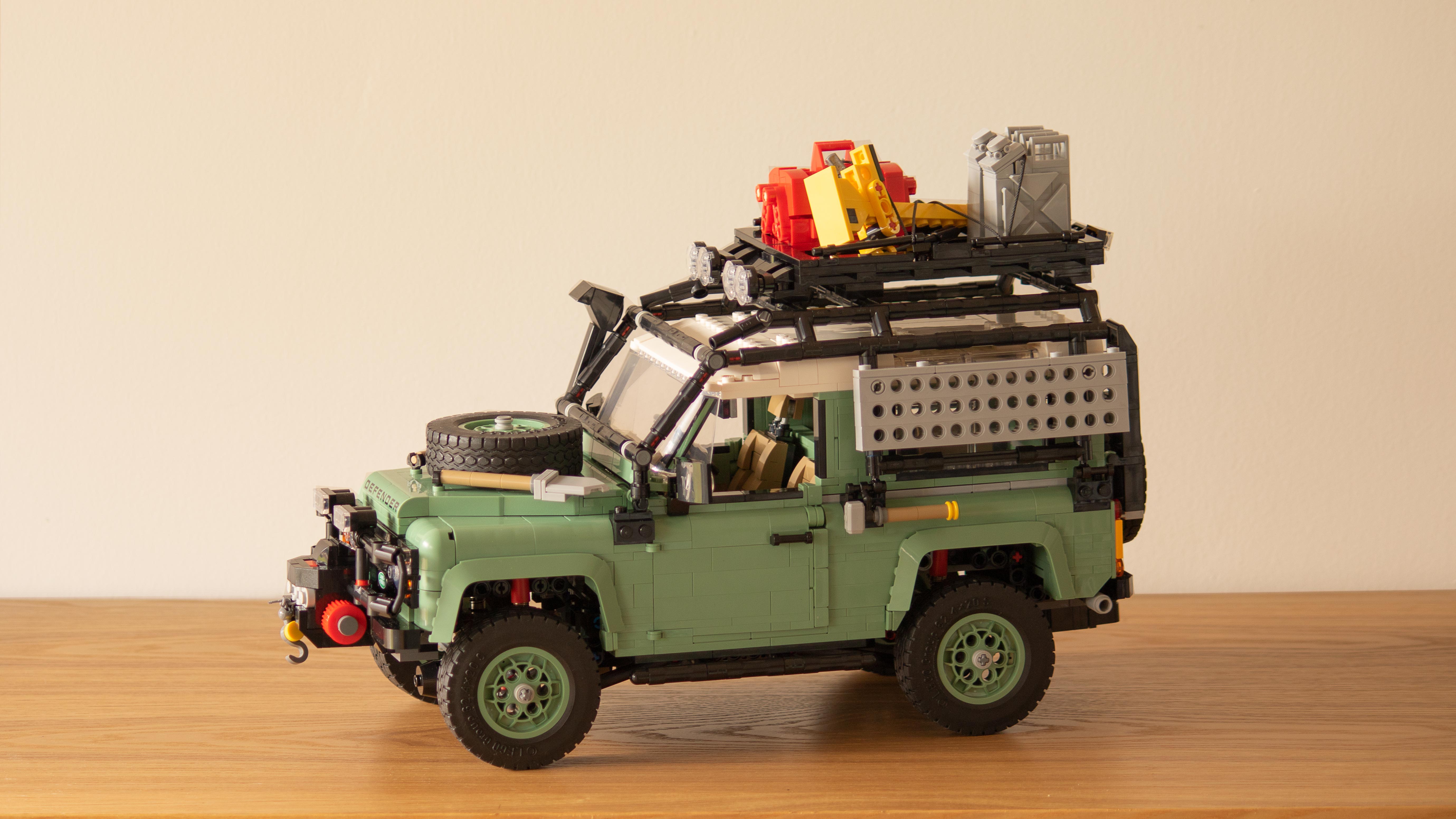Full Review – Land Rover Classic Defender 90 10317 – Perth Lego Users Group